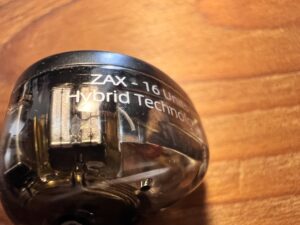 KZの傑作対決第1弾！【ZAS VS ZAX】デザイン音質徹底比較！ | さいとも音ガジェブログ